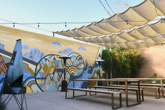 10 Commercial & Outdoor Restaurant Patio Designs