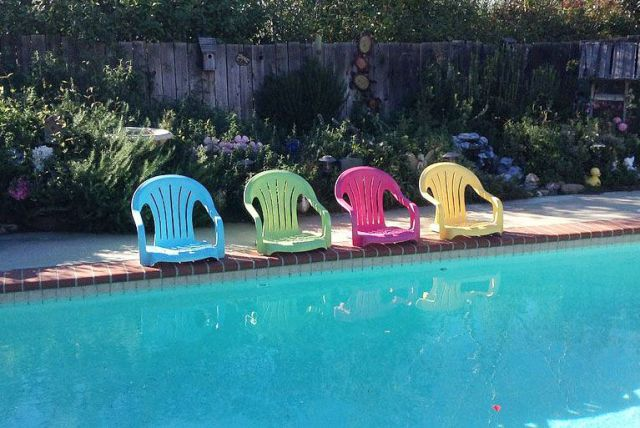 18 DIY Poolside Decorating Ideas That Scream Summer!