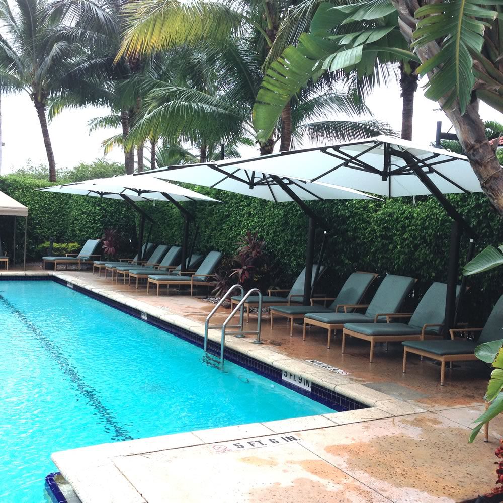 Pool Umbrellas for Hotels, Homes & Resorts - Poggesi® USA
