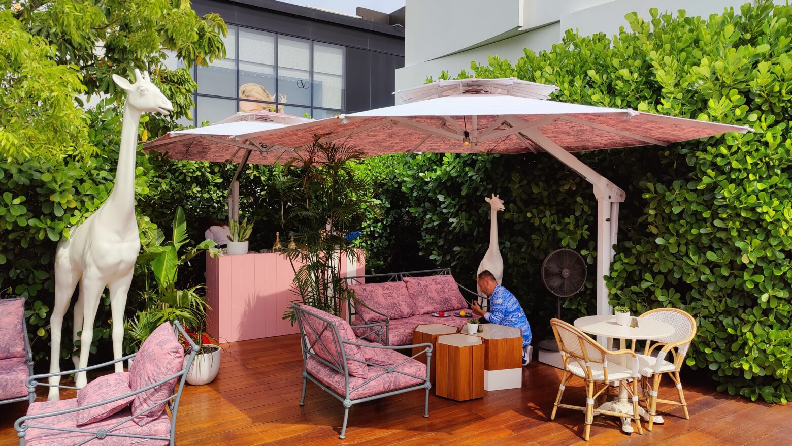 Custom Commercial Outdoor Umbrellas & Tailored Shade Solutions