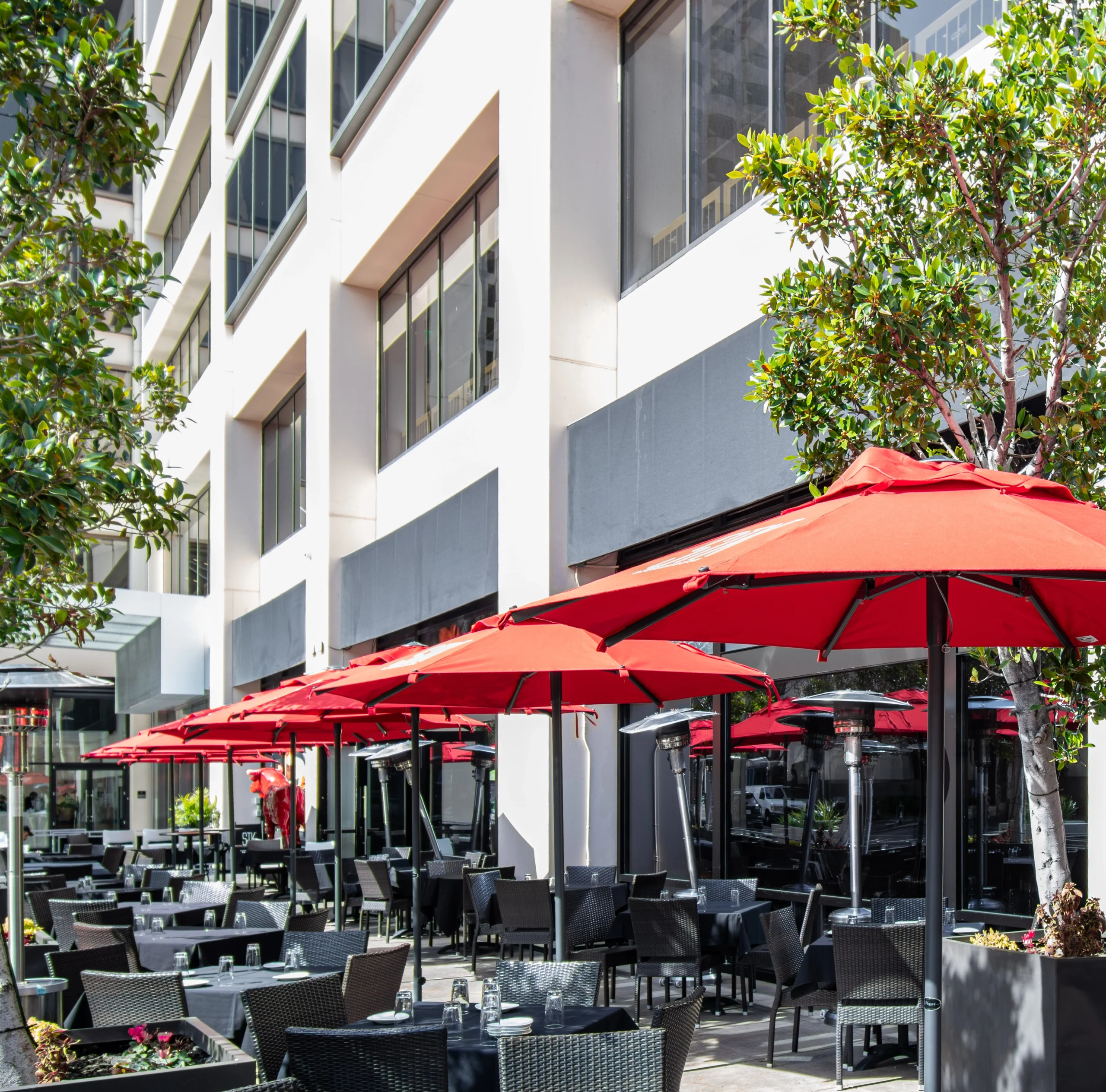 Restaurant Dining Umbrellas - Shop Commercial Restaurant Umbrellas ...